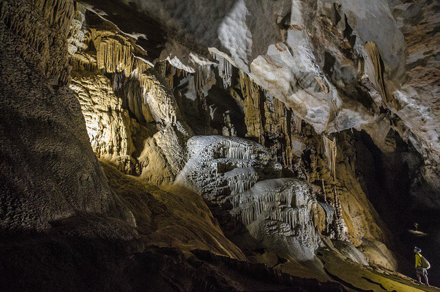 Tour ghép khám phá Hang Vòm 1 ngày hấp dẫn du khách